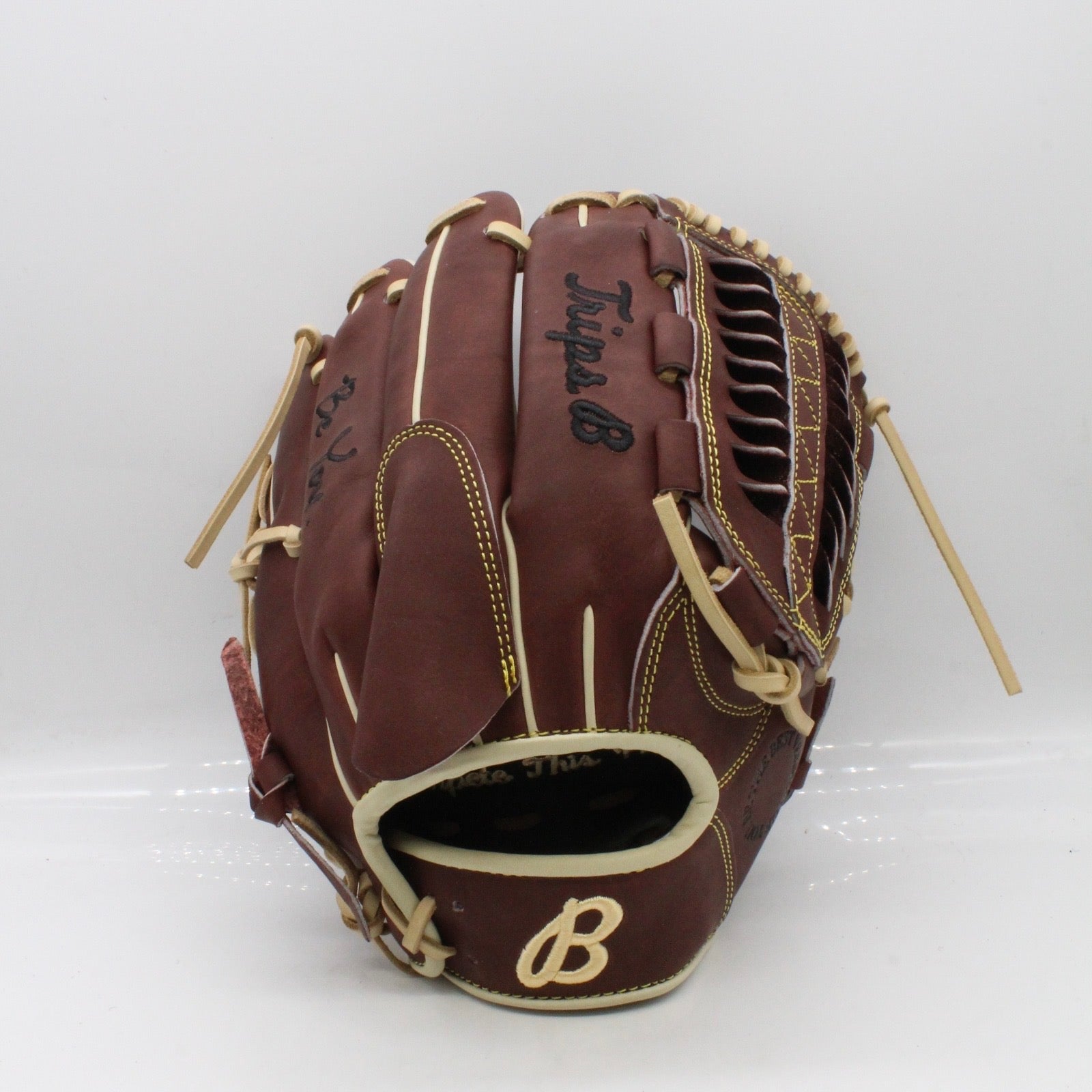 KW3 Model – Trips B Gloves